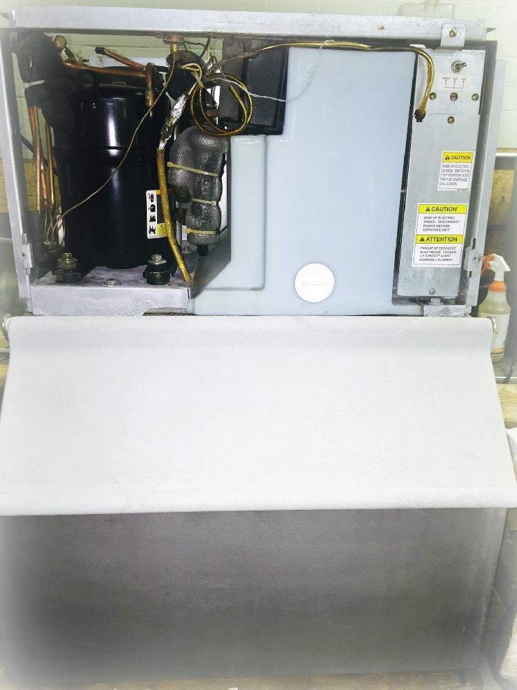 Hoshizaki KM-250BAH Air cooled 236 lbs/day ice machine