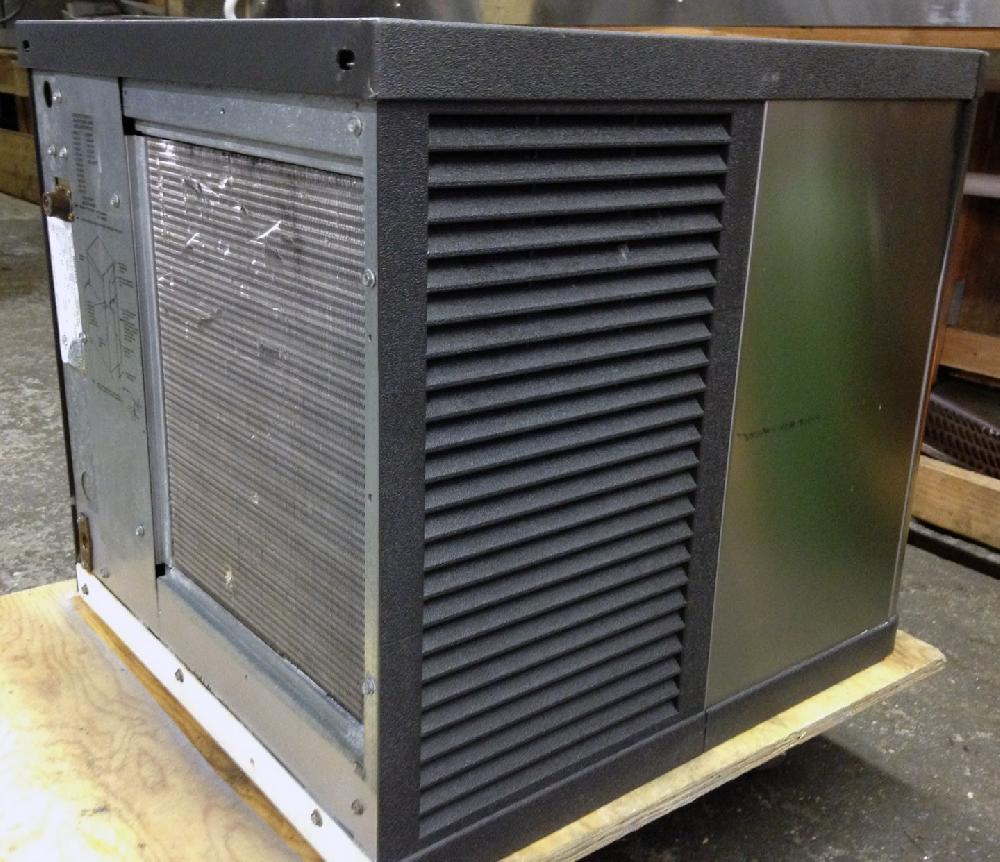 Manitowoc QD0322A Air cooled 220 lbs/day ice maker