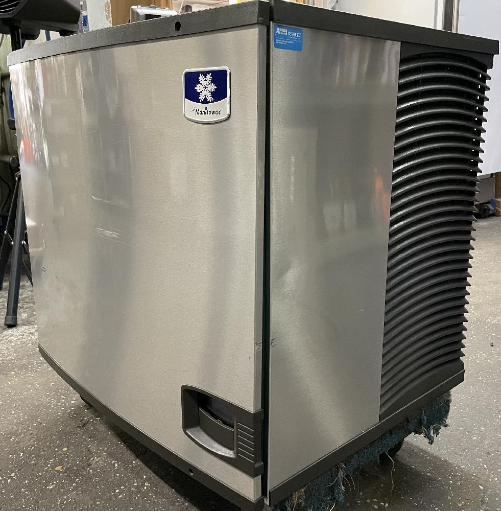 Manitowoc IR0850A Air cooled 820 lbs/day ice machine