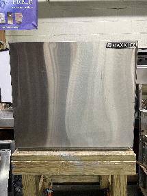 Maxx Ice MIM1000 Air cooled 1000 lbs/day ice machine