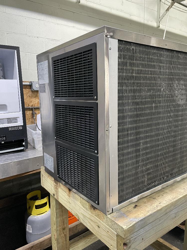 Maxx Ice MIM1000 Air cooled 1000 lbs/day ice machine