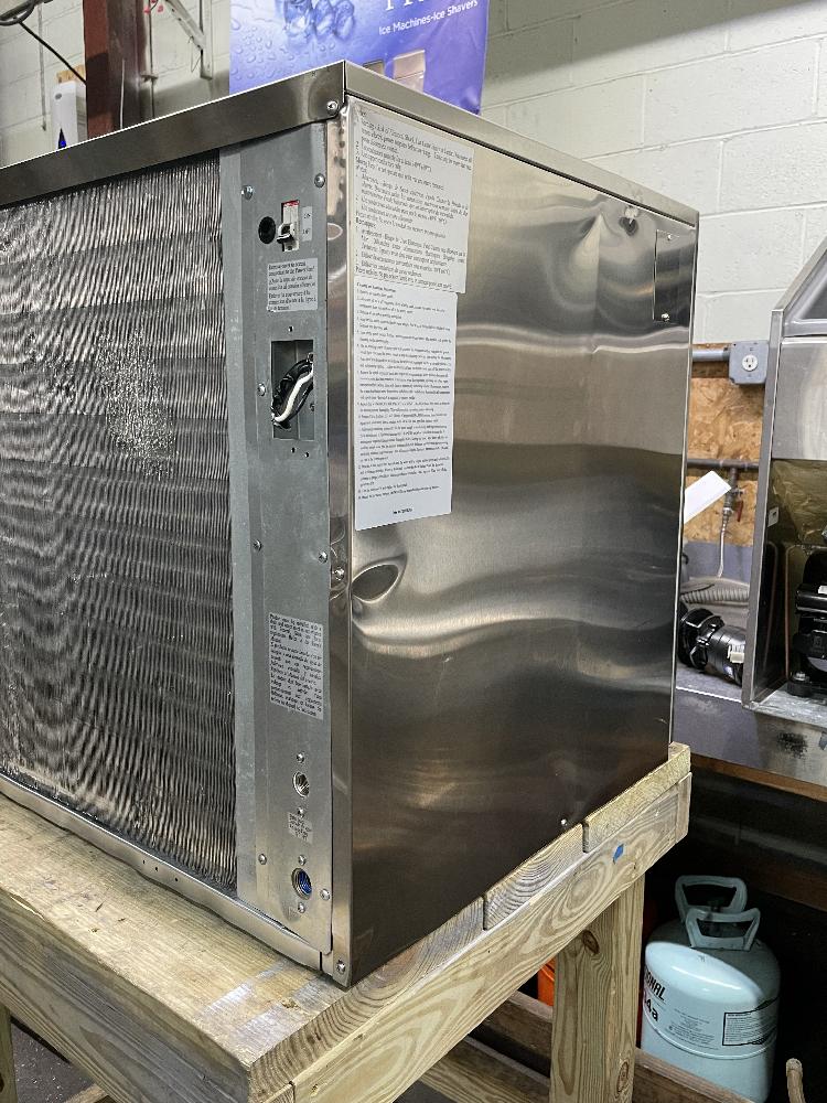 Maxx Ice MIM1000 Air cooled 1000 lbs/day ice machine