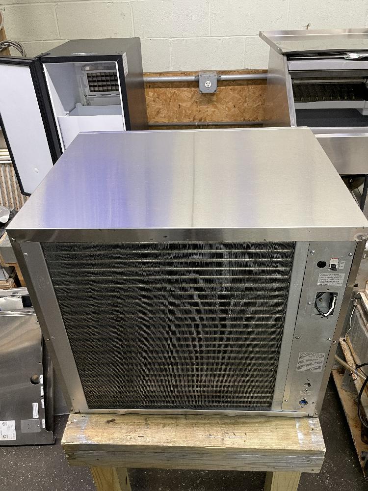 Maxx Ice MIM1000 Air cooled 1000 lbs/day ice machine