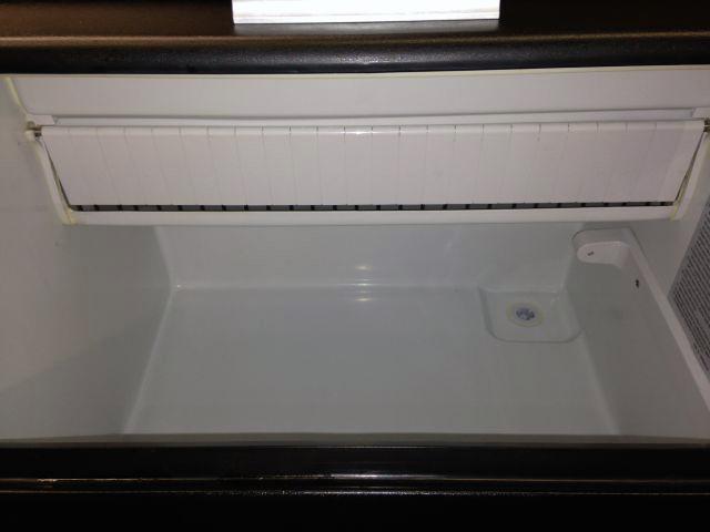 Norpole EWCIM120S Air cooled 120 lbs/day Ice Maker with Storage