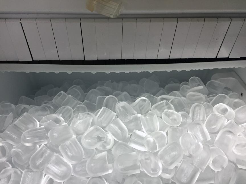 Norpole EWCIM65S Air cooled 65 lbs/day Ice Maker with Storage