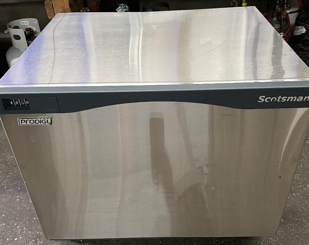 Scotsman C0630SA Air cooled 640 lbs/day Ice Machine