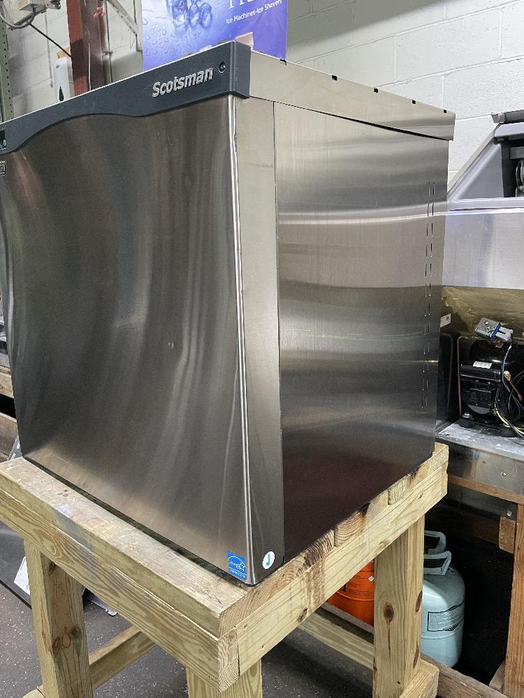 Scotsman C1030MA Air cooled 1077 lbs/day Ice Machine