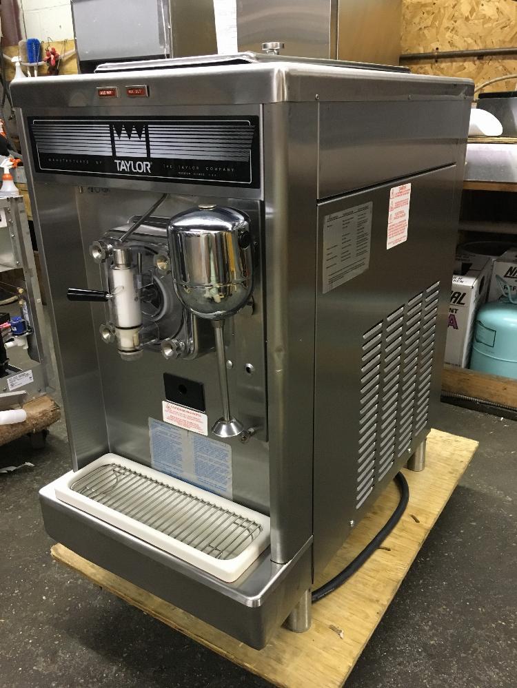 Taylor 390-27 Slushy frozen beverage machine